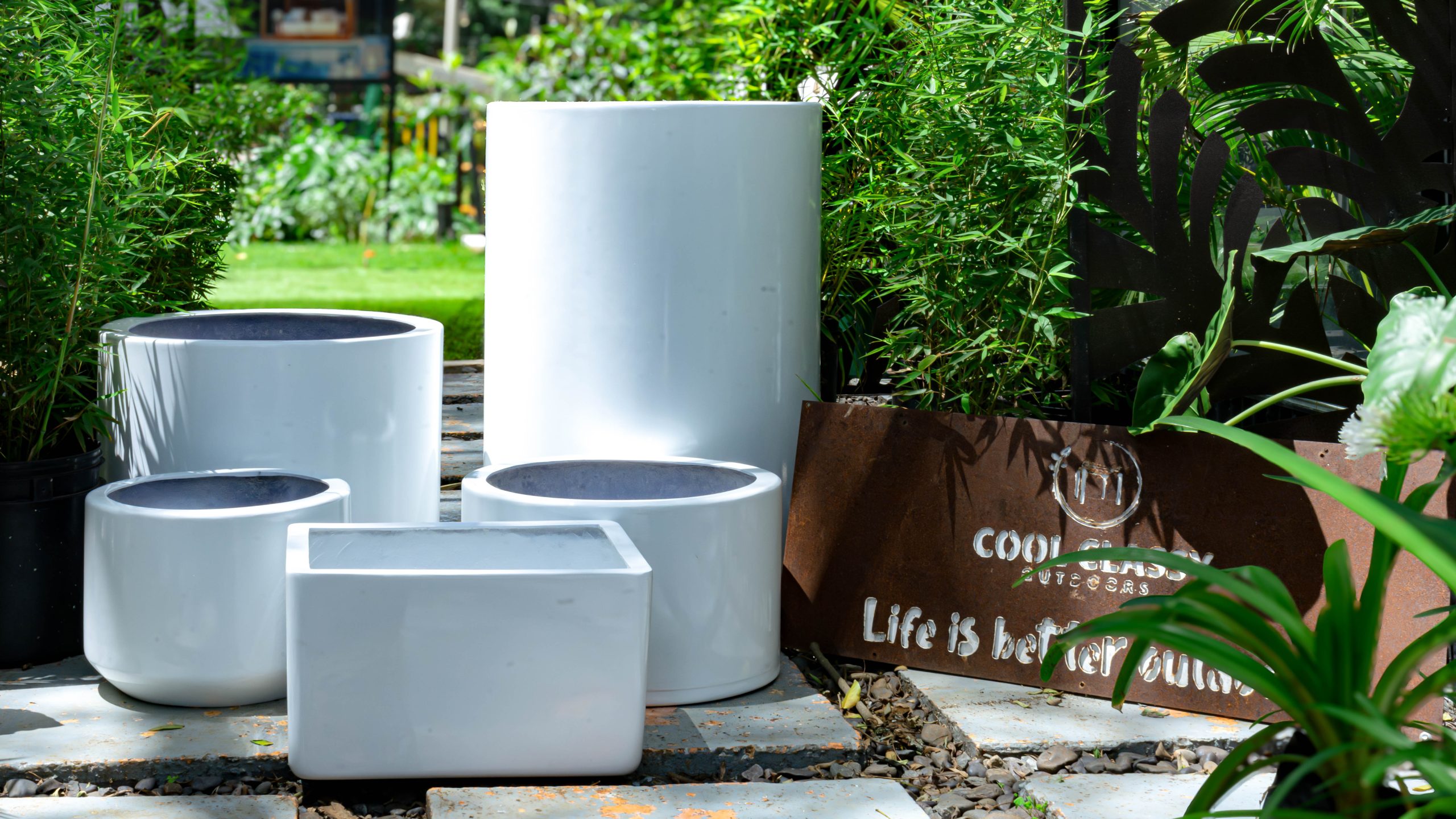 TAUSI - WHITE DESIGNER POTS - Cool Classy Outdoors